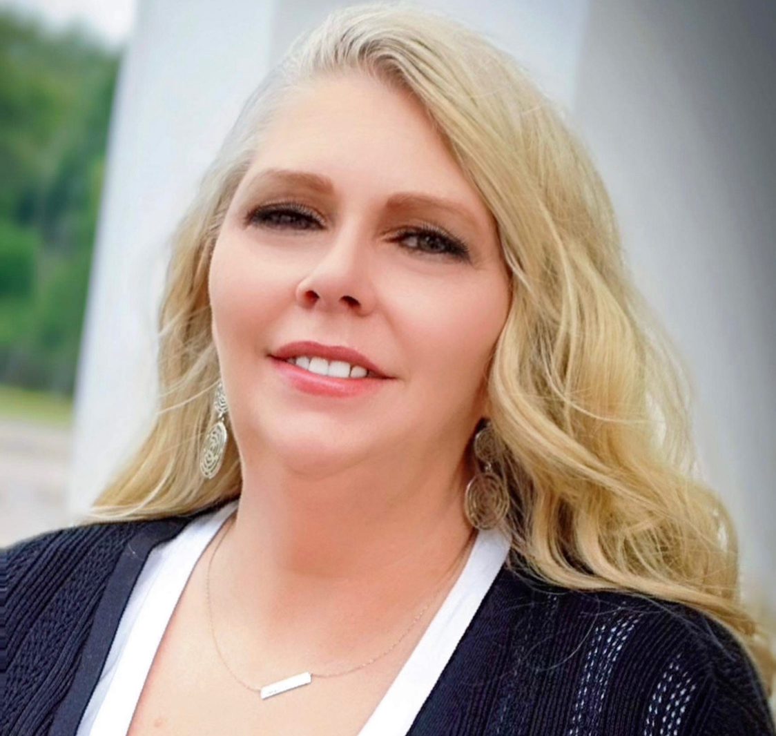 Ellie Hardesty's Instagram, Twitter & Facebook on IDCrawl